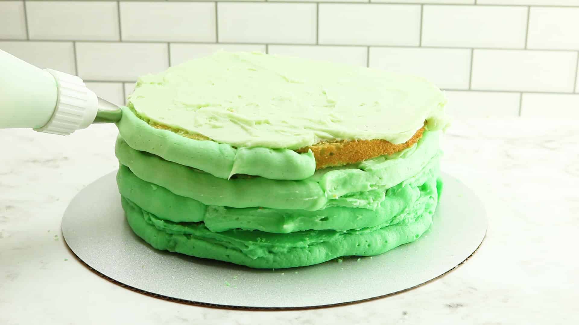 How to Make an Ombre Cake and Ombre Frosting - Easy Directions