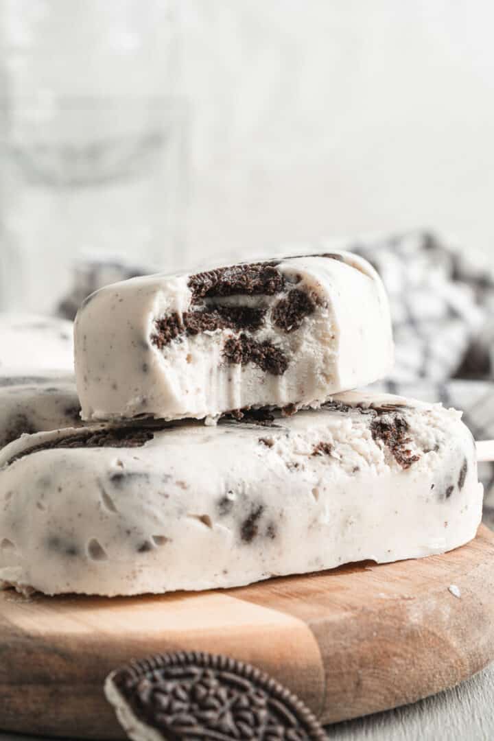 Oreo Popsicles - Easy Summer Treat - All She Cooks