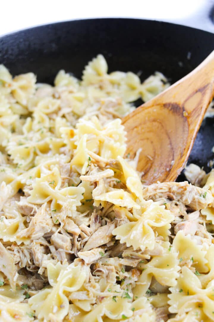 30-Minute Garlic Chicken Pasta - All She Cooks