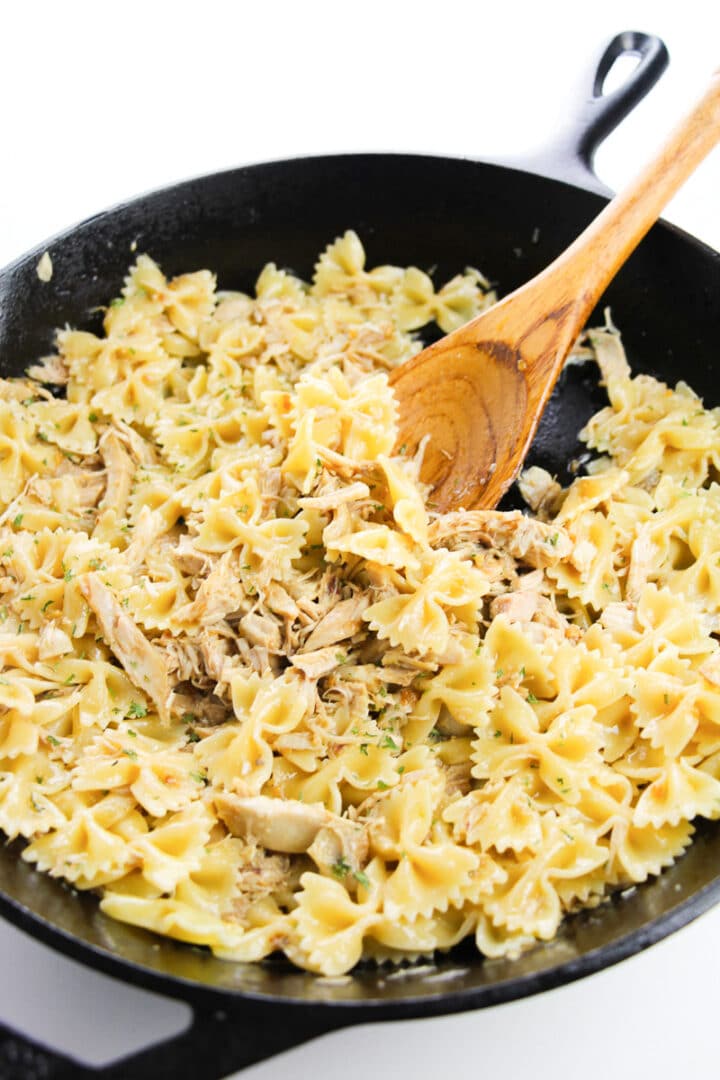 30-Minute Garlic Chicken Pasta - All She Cooks
